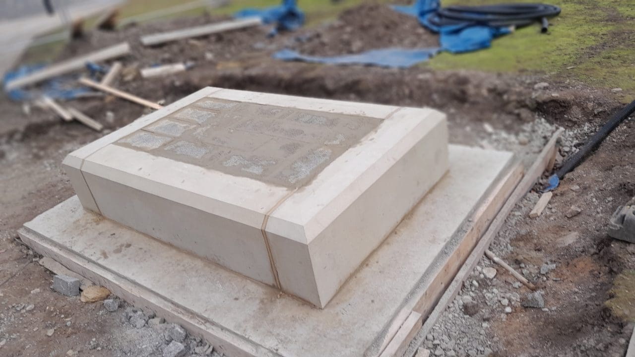 Sculpture Plinth, The University of Leeds | BRC LEEDS
